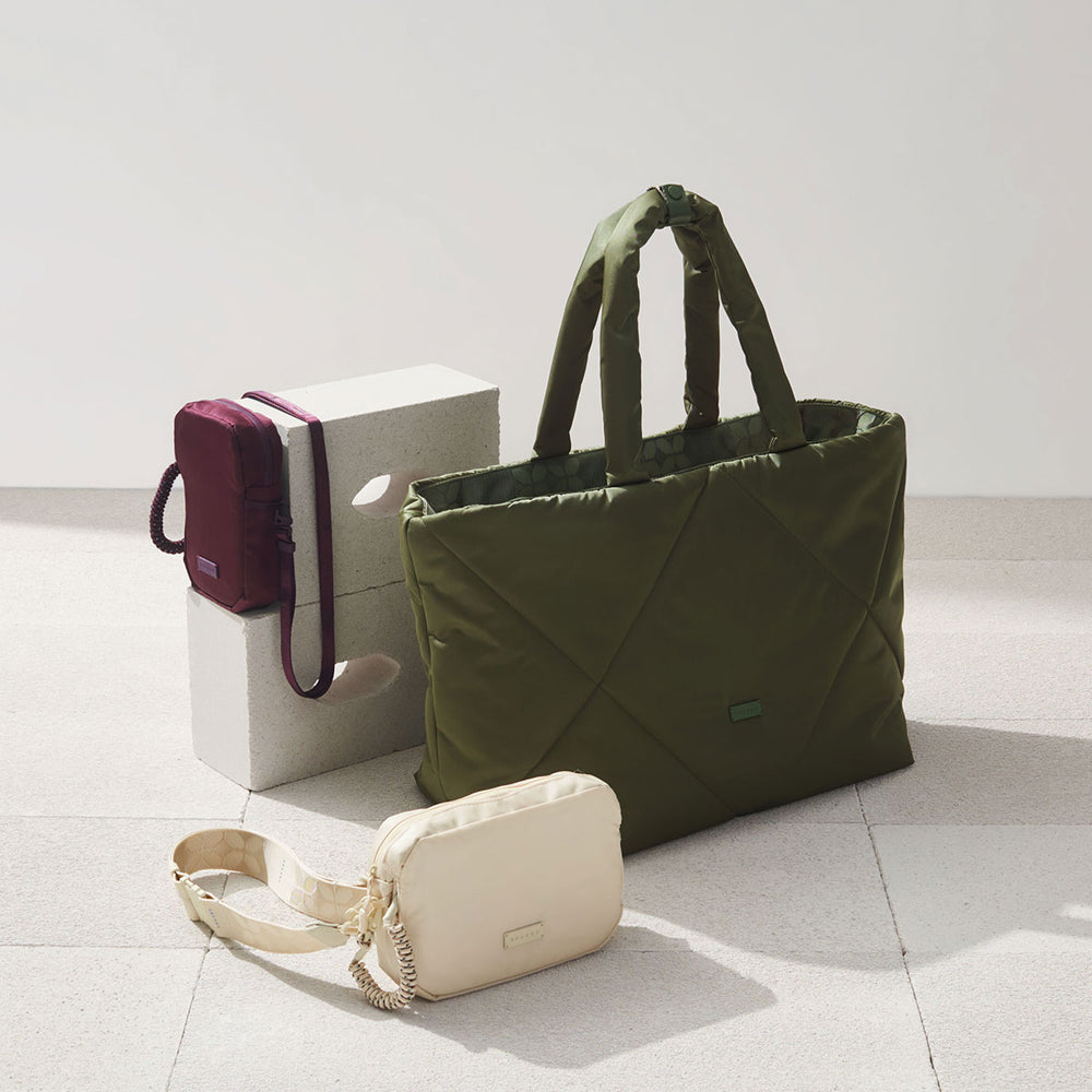 Discover iPhone Cases with Wrist Straps | XOUXOU®